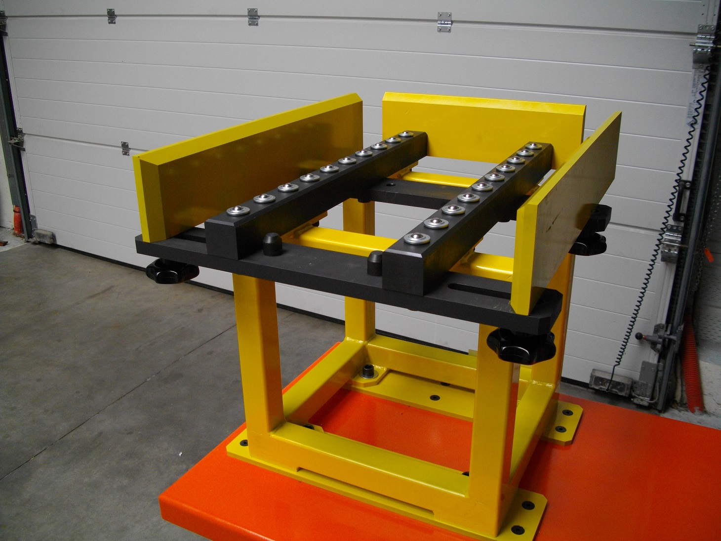 Table Elévatrice de Manutention d’Outils de Presse - Sertec